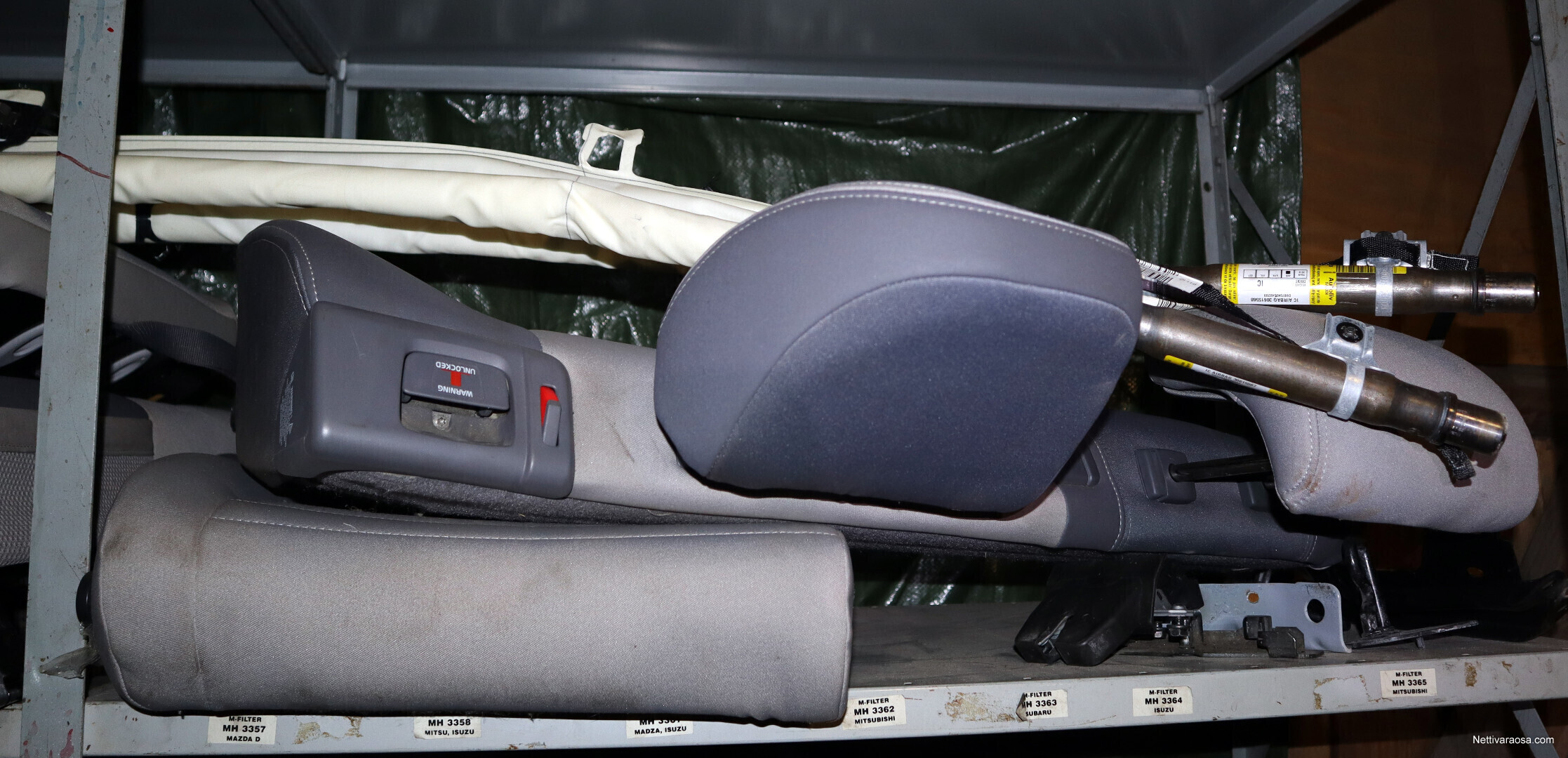 Nettivaraosa - Volvo S40 - Volvo S40 takapenkki + turvavyöt - Auton ...